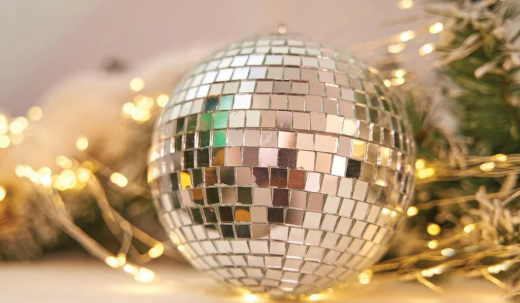 Disco Ball Cups for Your Perfect New Year's Party Decor